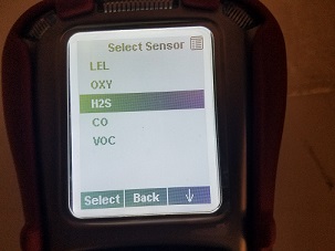 How do you check and change the alarm limits in the MultiRAE monitors