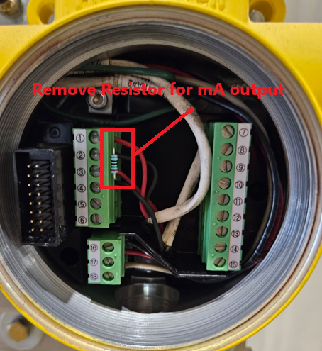 How to configure and wire the 4-20mA output signal for the Sensepoint XCD?